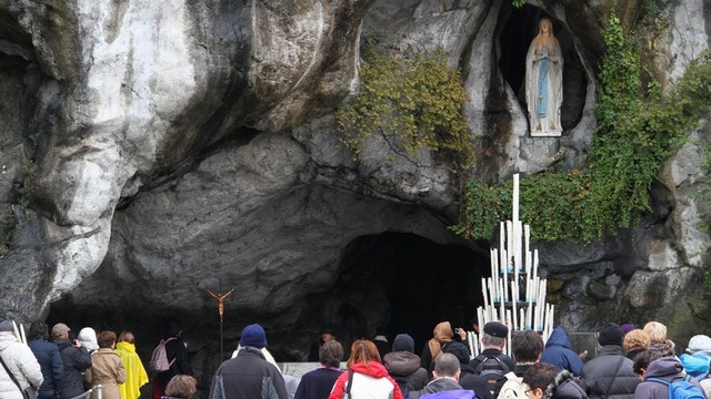 VIDEO: Romanje v Lurd 2013 | Radio Ognjišče
