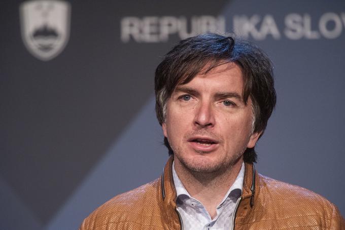 Dr. Aleš Rozman: "Mnoge je preprosto strah cepljenja." | Radio Ognjišče