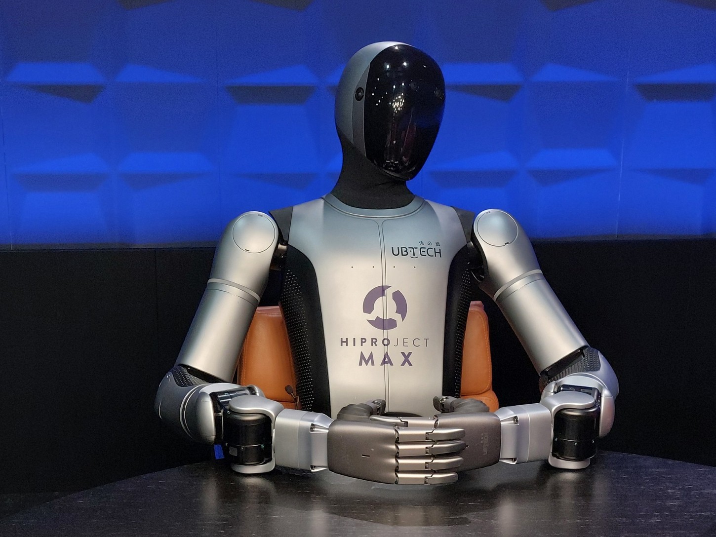 Robot, ki je zmagal v teku na sto metrov | Radio Ognjišče